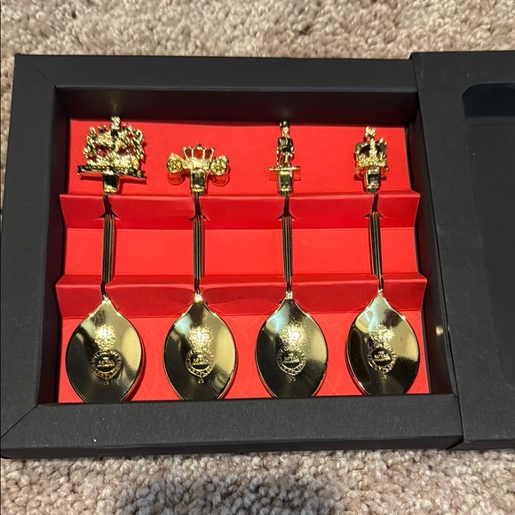 Accents | Nwt Windsor Castle Set Of Spoons Finished With 22 Carat Gold ...